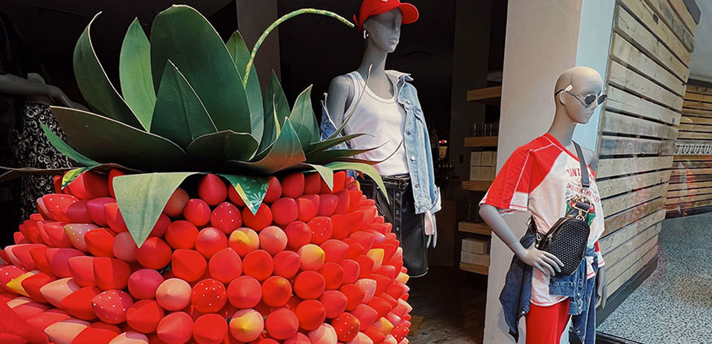 Display Artist Keeps the Magic of Retail Art Alive - Point of Purchase ...